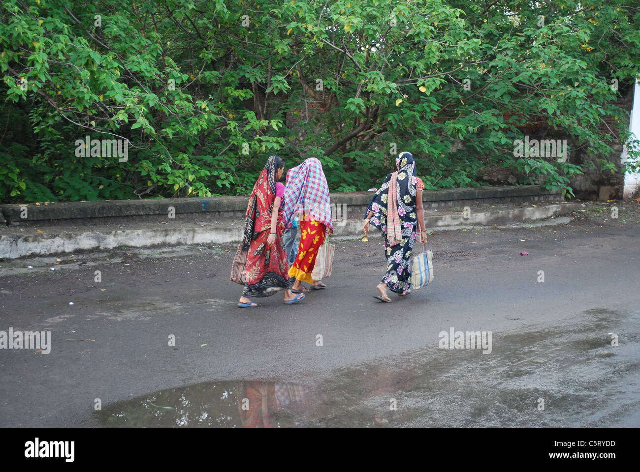 Women back portion hi-res stock photography and images - Alamy