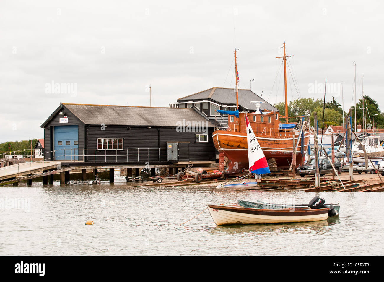 A boat on a slipway on Mersea Island in Essex Stock Photo - Alamy