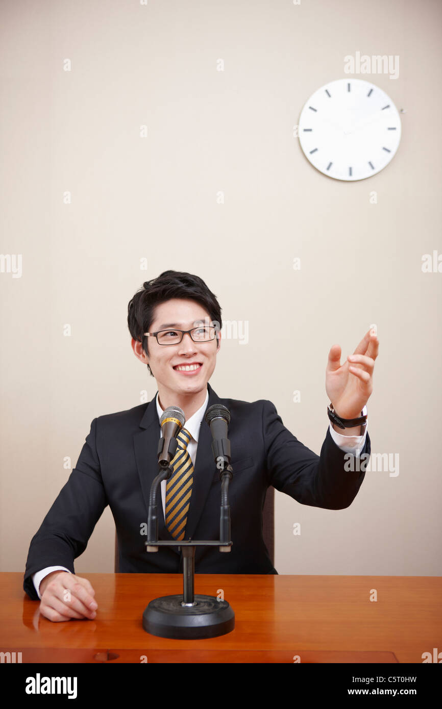 man is speaking something Stock Photo - Alamy