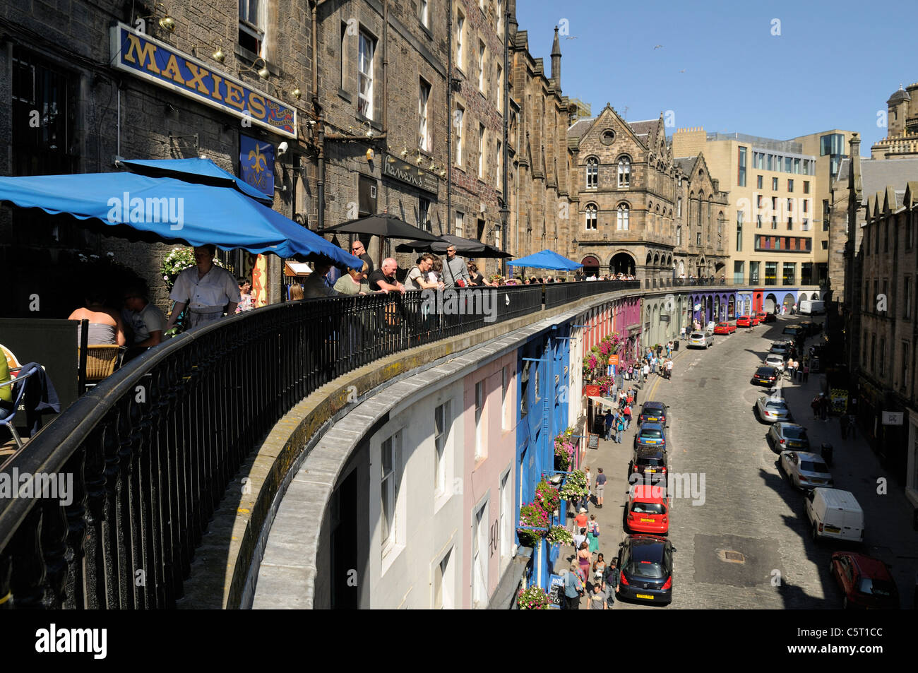 Pavement dining terrace hi-res stock photography and images - Alamy