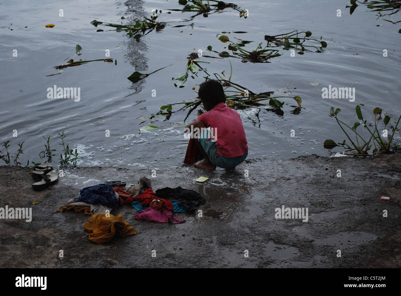 Child back side hi-res stock photography and images - Alamy