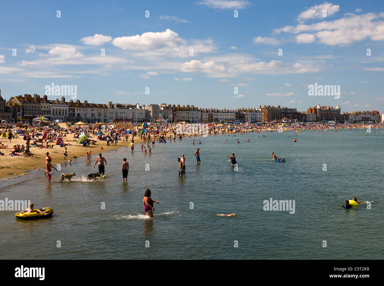 Weymouth Beach at the height of summer Stock Photo - Alamy