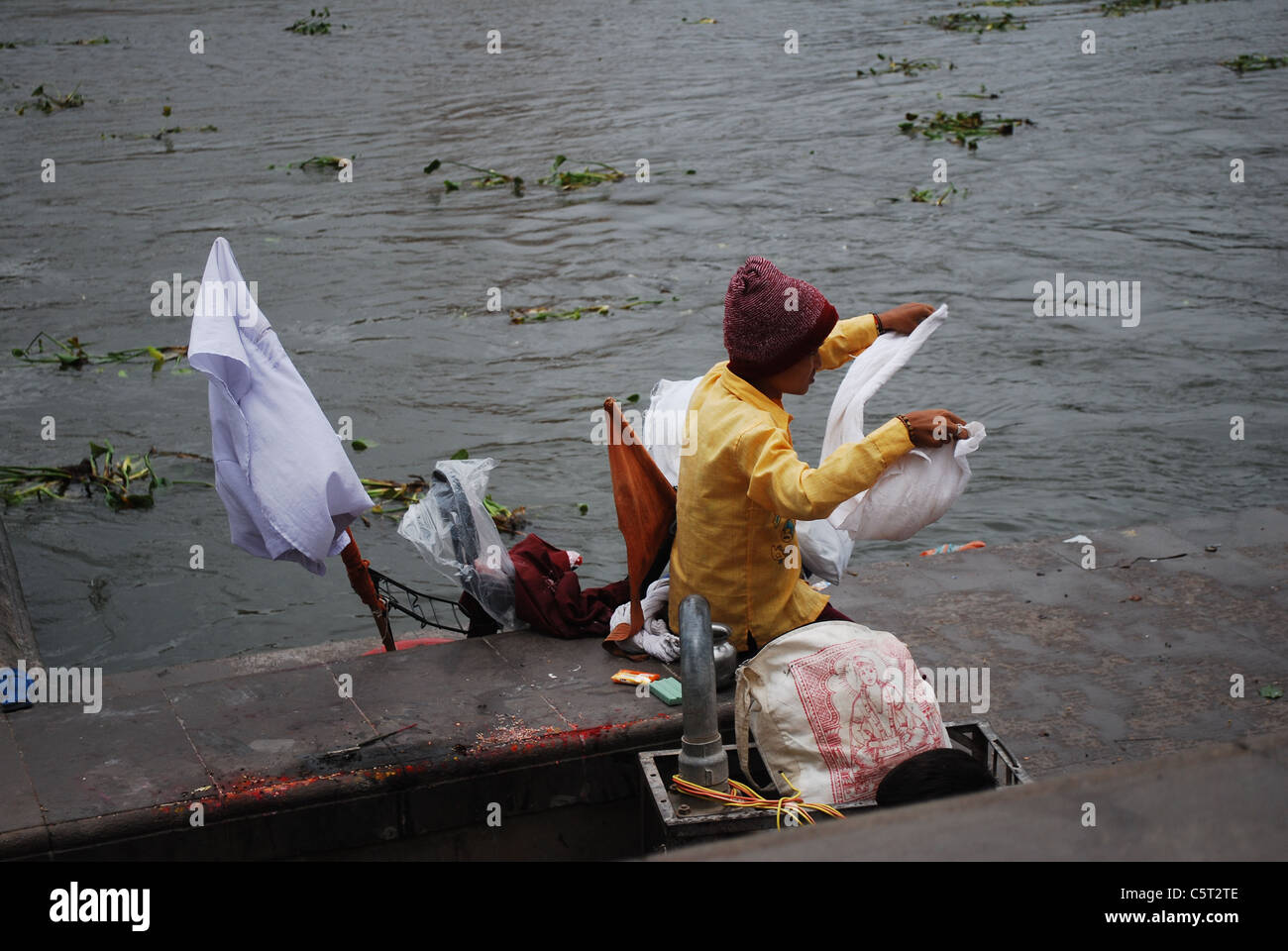 Wearing a cloth cap hi-res stock photography and images - Alamy