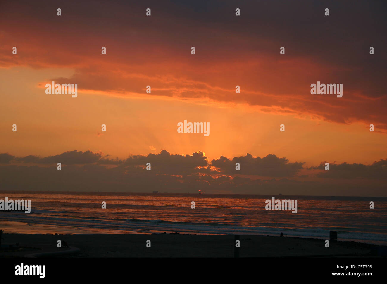 Sunset , Persian Gulf, U.A.E Stock Photo - Alamy