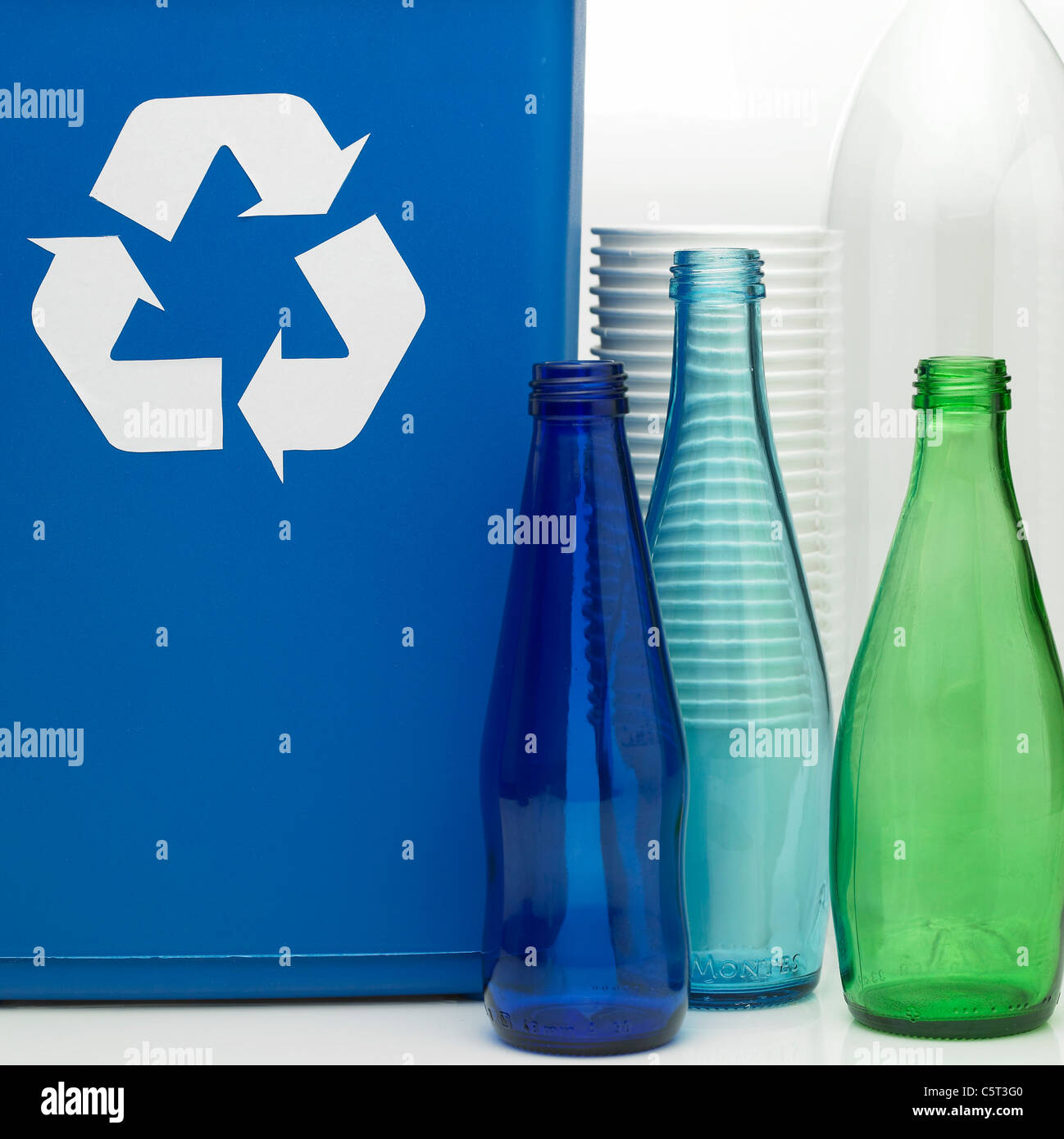 Recycling bin and other recyclable objects Stock Photo - Alamy
