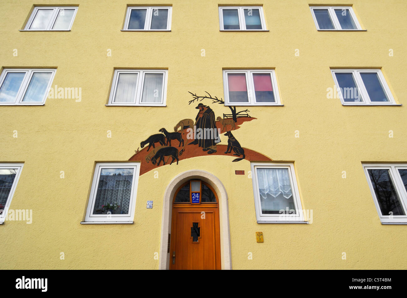 Munich building mural hi-res stock photography and images - Alamy