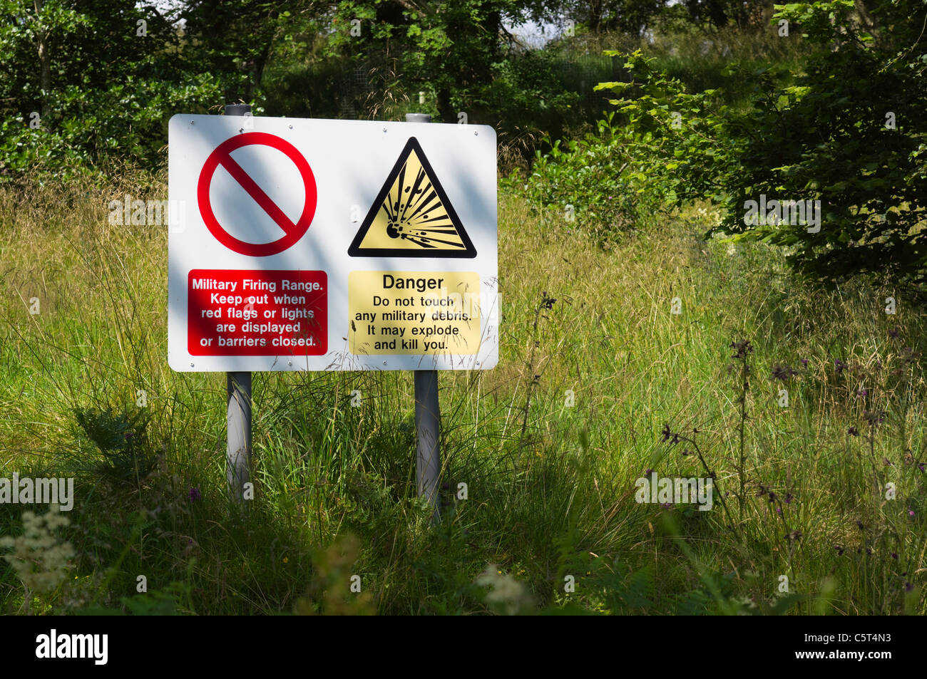 Military firing range warning sign hi-res stock photography and images ...