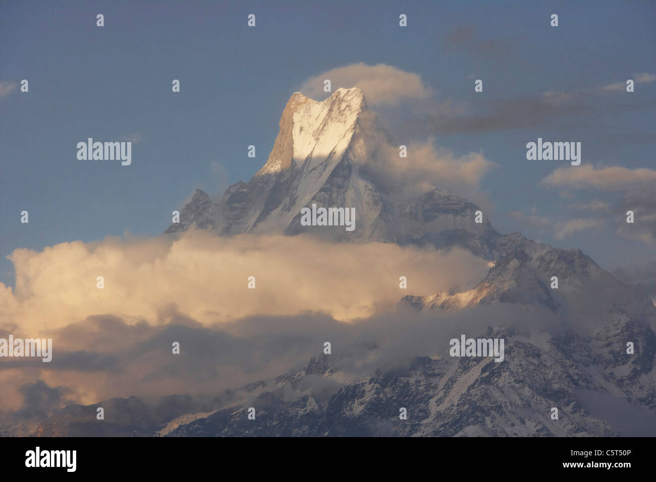 Machhapuchhare (Machapuchare) or fish tail mountain seem from Tadapani ...