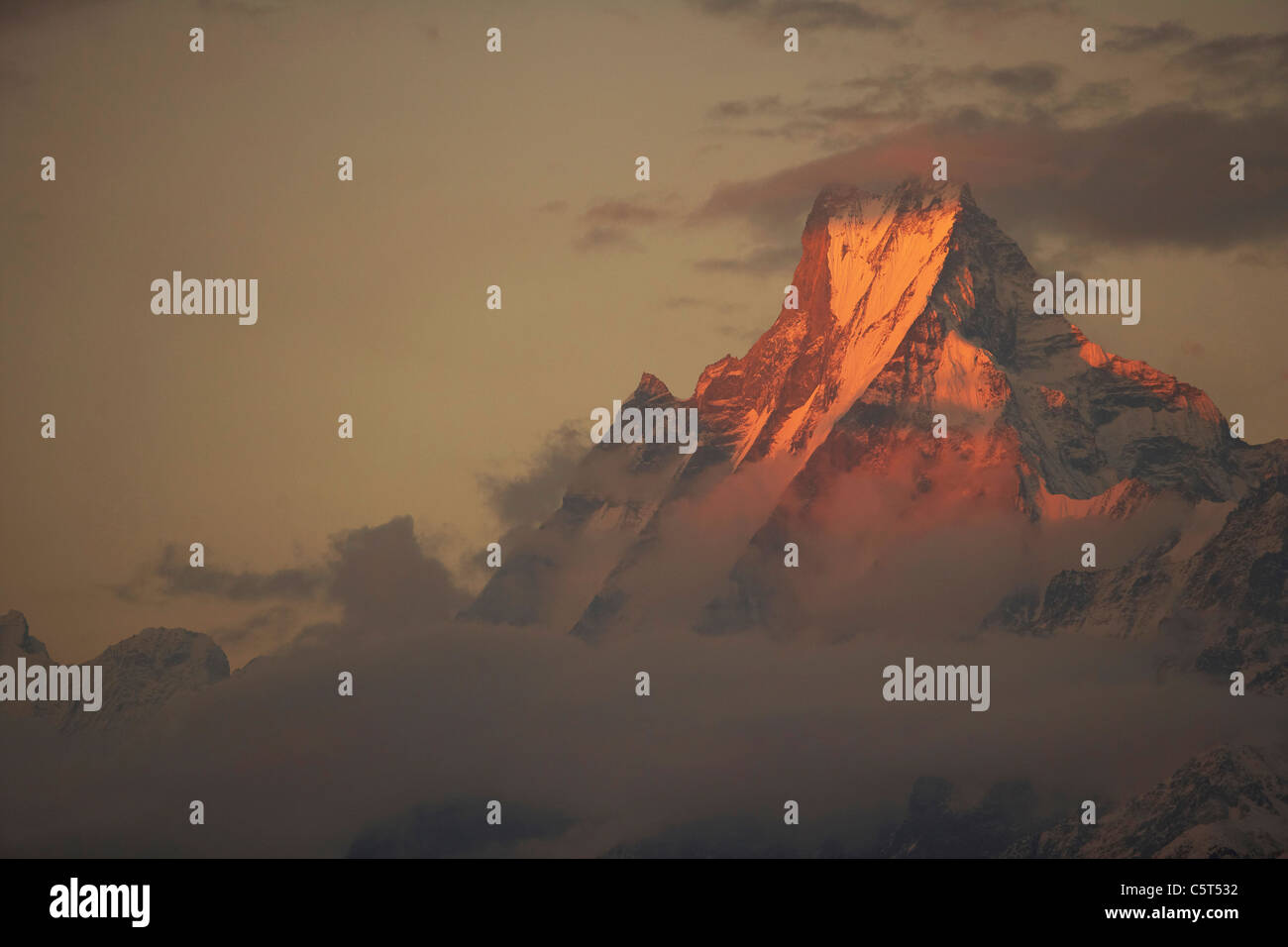 Fish tail mountain hi-res stock photography and images - Alamy