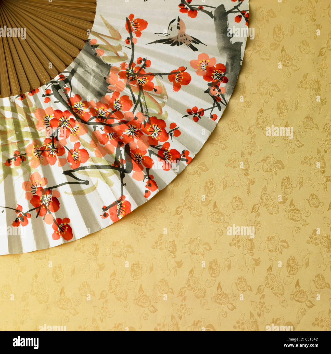 Korean fan hi-res stock photography and images - Alamy