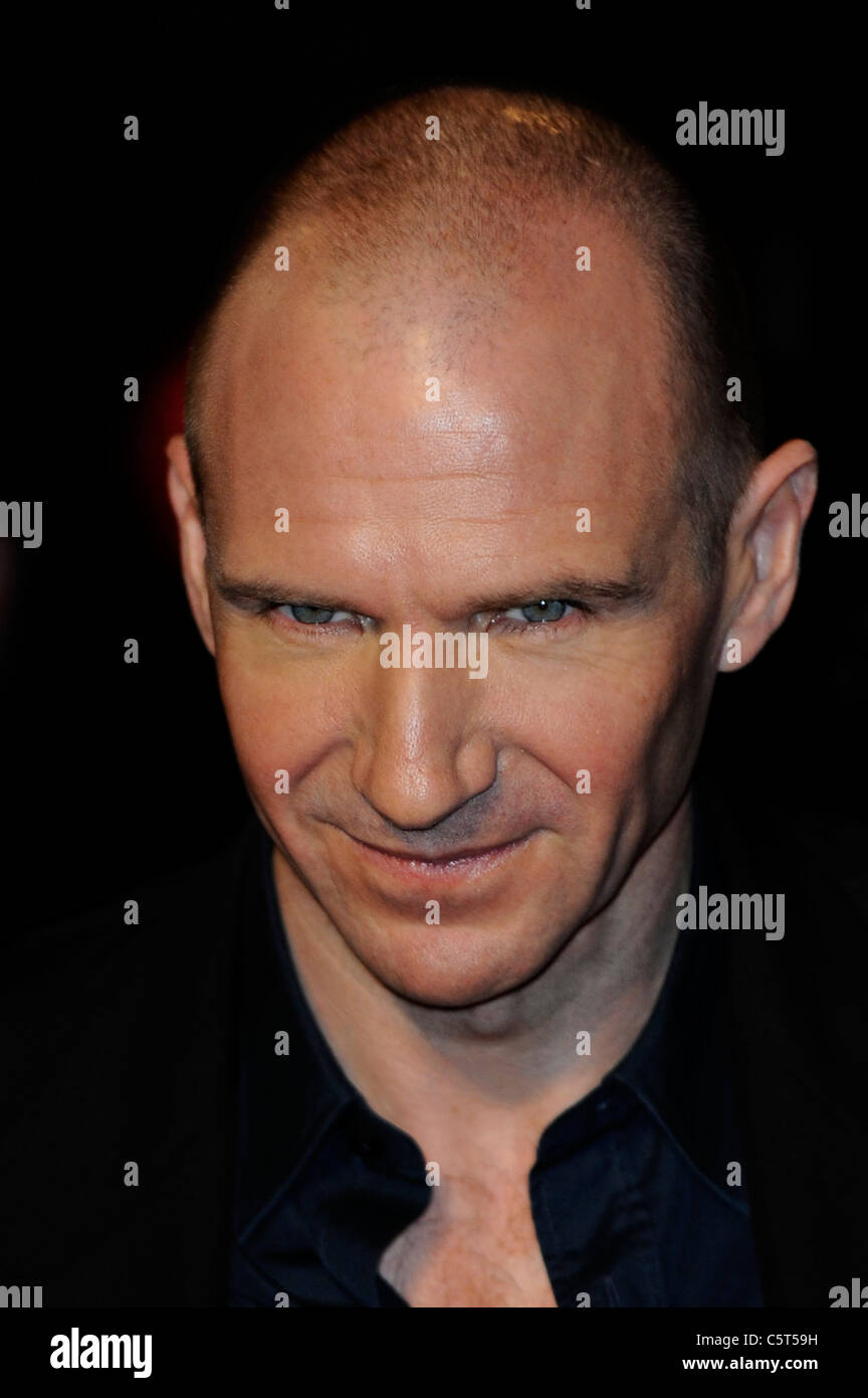 Ralph fiennes smile hi-res stock photography and images - Alamy