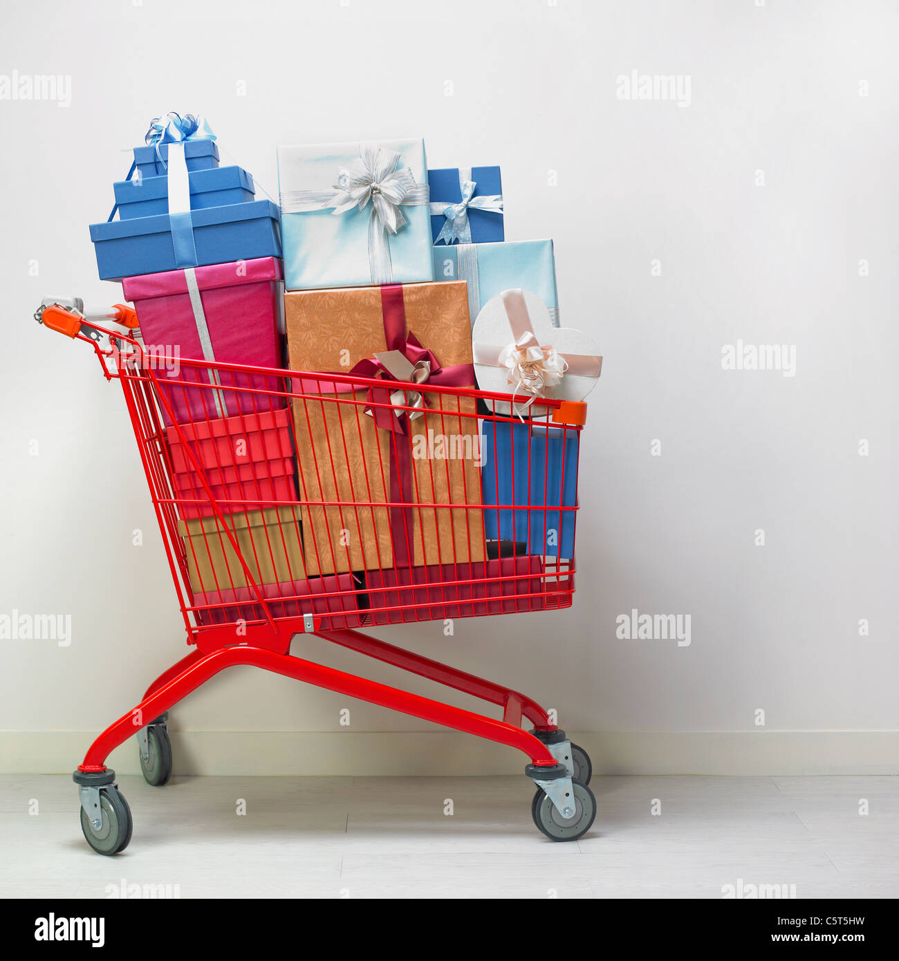 Buying a present hi-res stock photography and images - Alamy