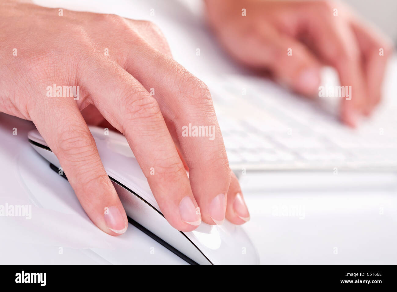 Hand mouse hi-res stock photography and images - Alamy