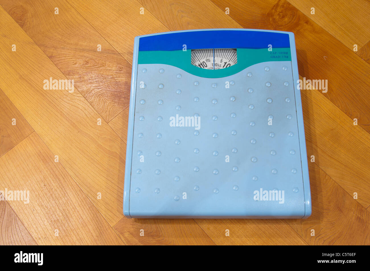 Weighing scales hi-res stock photography and images - Alamy
