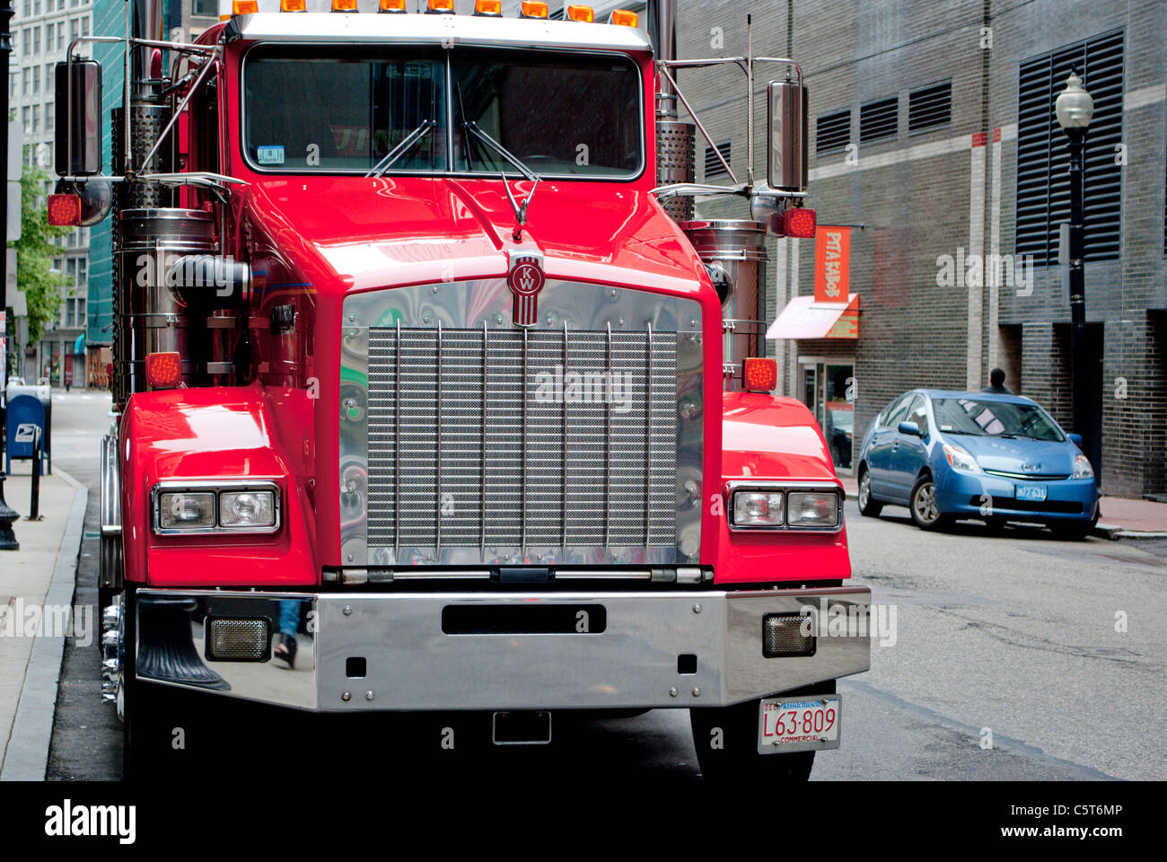 Red truck hi-res stock photography and images - Alamy