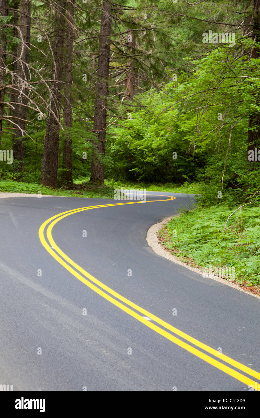 Bending road hi-res stock photography and images - Alamy