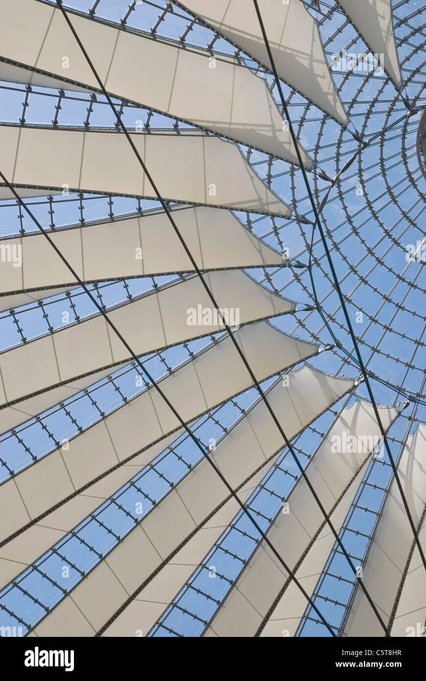 Glass roof construction hi-res stock photography and images - Alamy