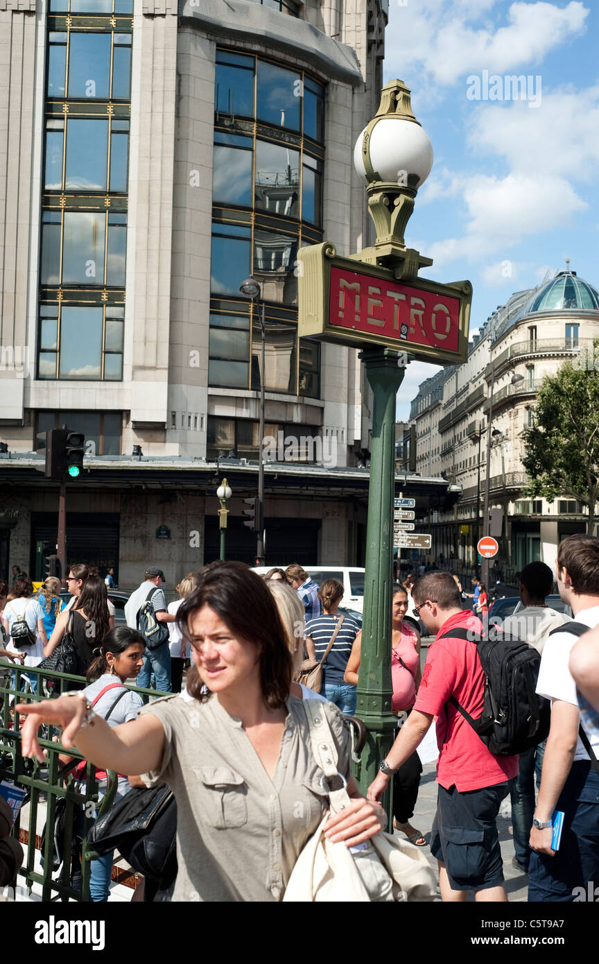 Pont neuf station hi-res stock photography and images - Alamy