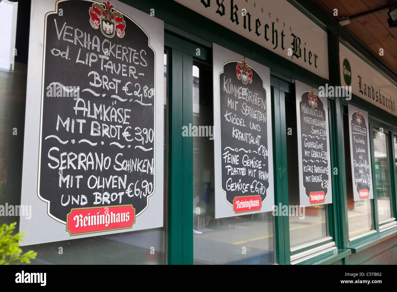 Wien bar hi-res stock photography and images - Alamy