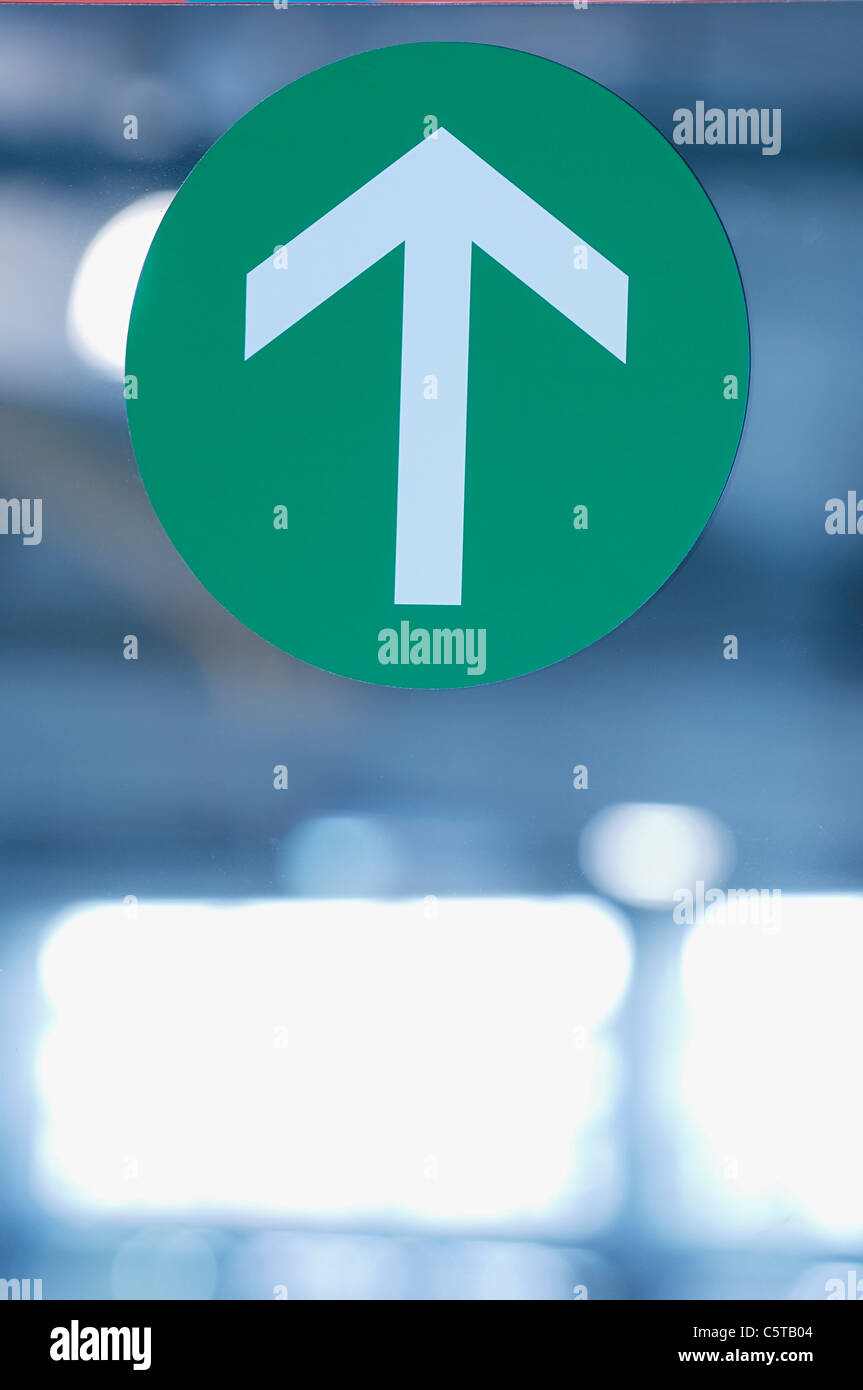 Sign with directional arrow hi-res stock photography and images - Alamy