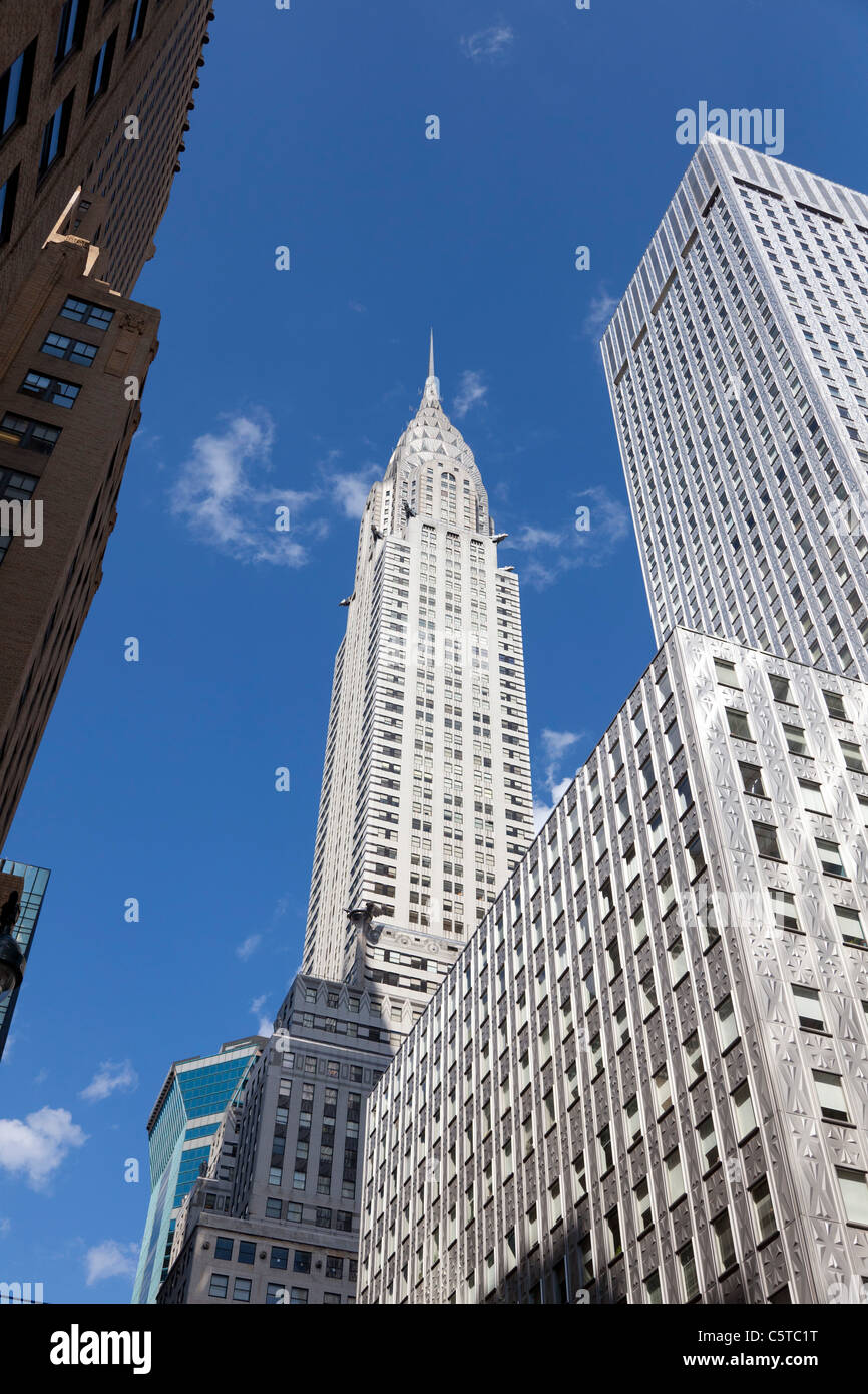 Art deco chrysler building hi-res stock photography and images - Alamy