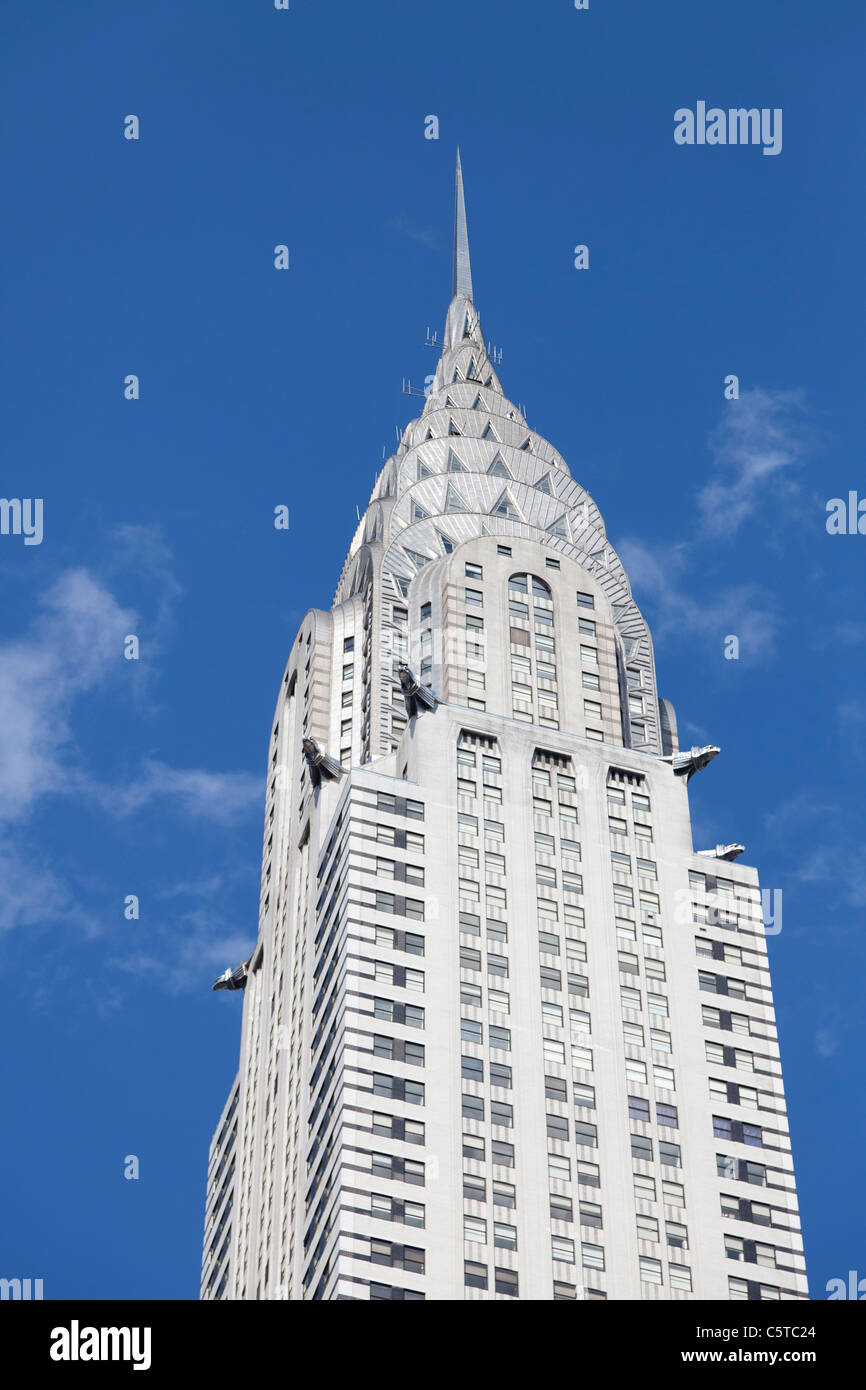 Art deco chrysler building hi-res stock photography and images - Alamy