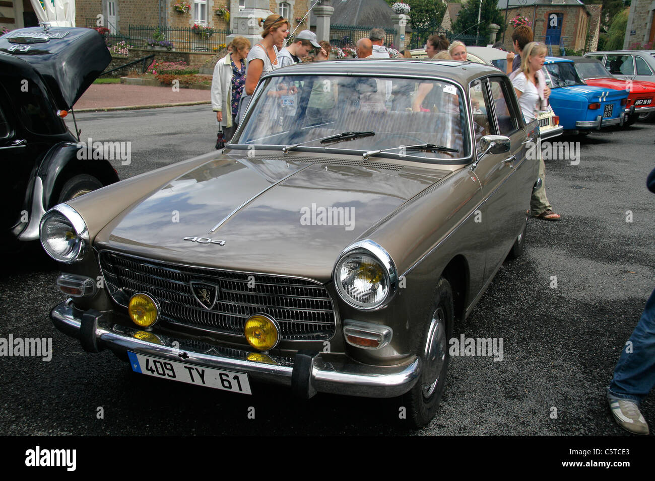 Peugeot show hi-res stock photography and images - Alamy