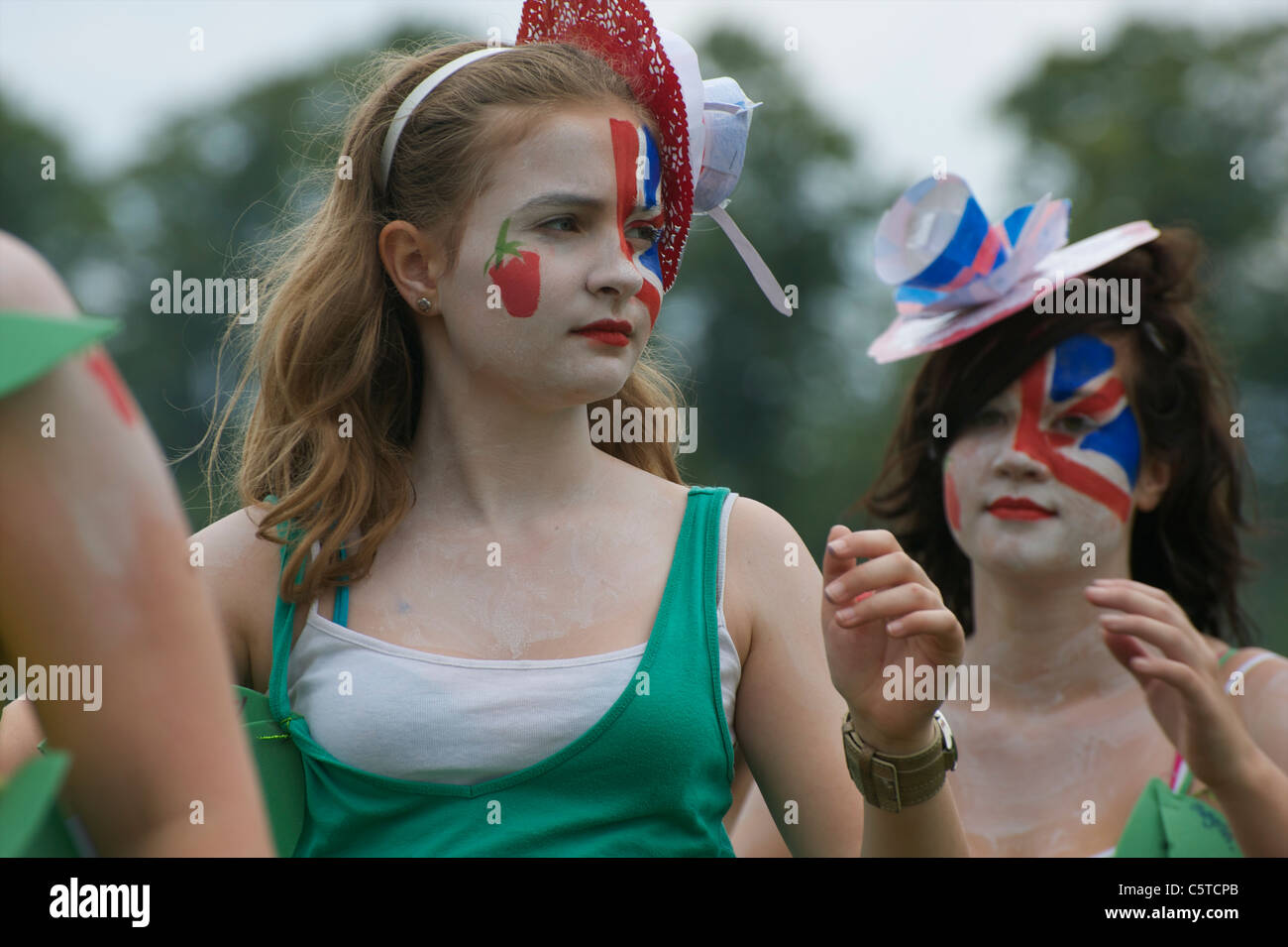 Two girls in carnival dress hi-res stock photography and images - Alamy