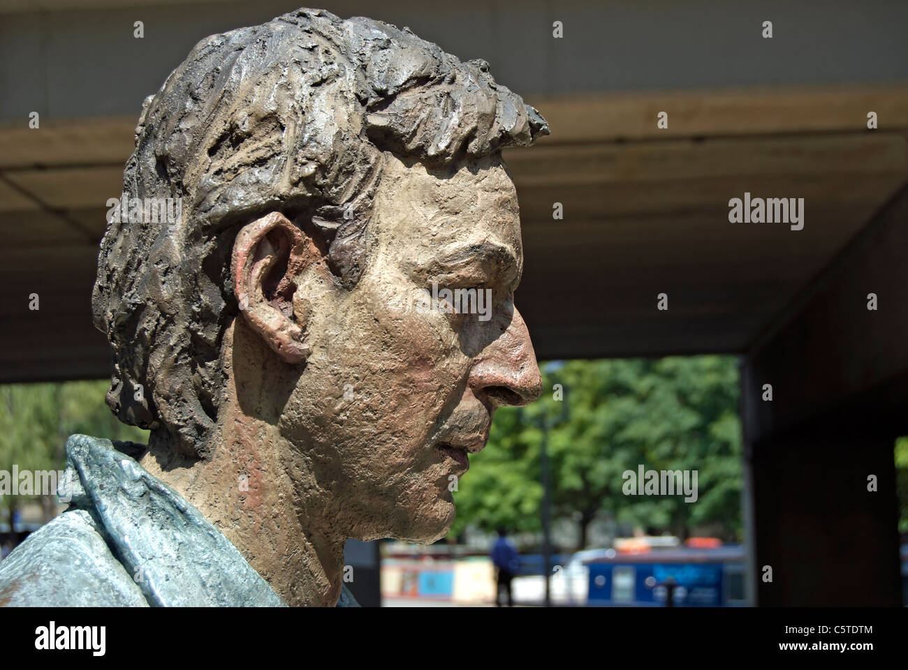 Sean henry sculpture hi-res stock photography and images - Alamy