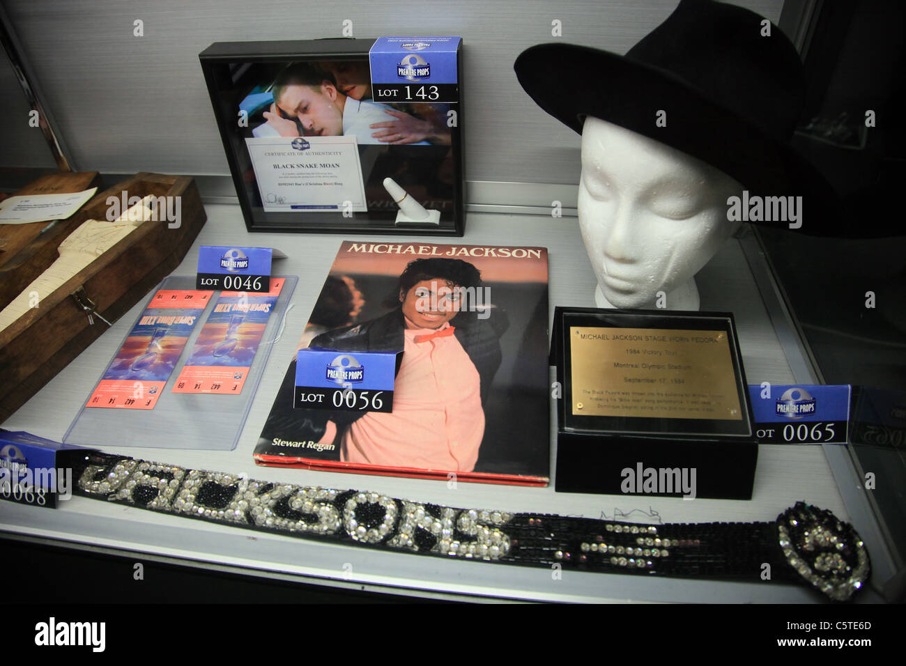 MICHAEL JACKSON HAT HIS UNUSED SUPERBOWL TICKETS PREMIERE PROPS ...