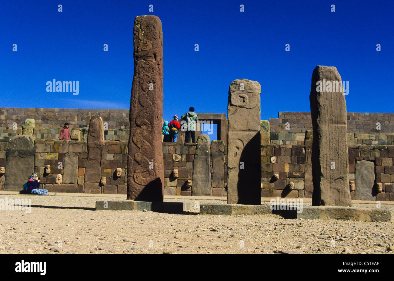Stone monoliths at Tiahuanaco pre inka ruins in Bolivia Stock Photo - Alamy