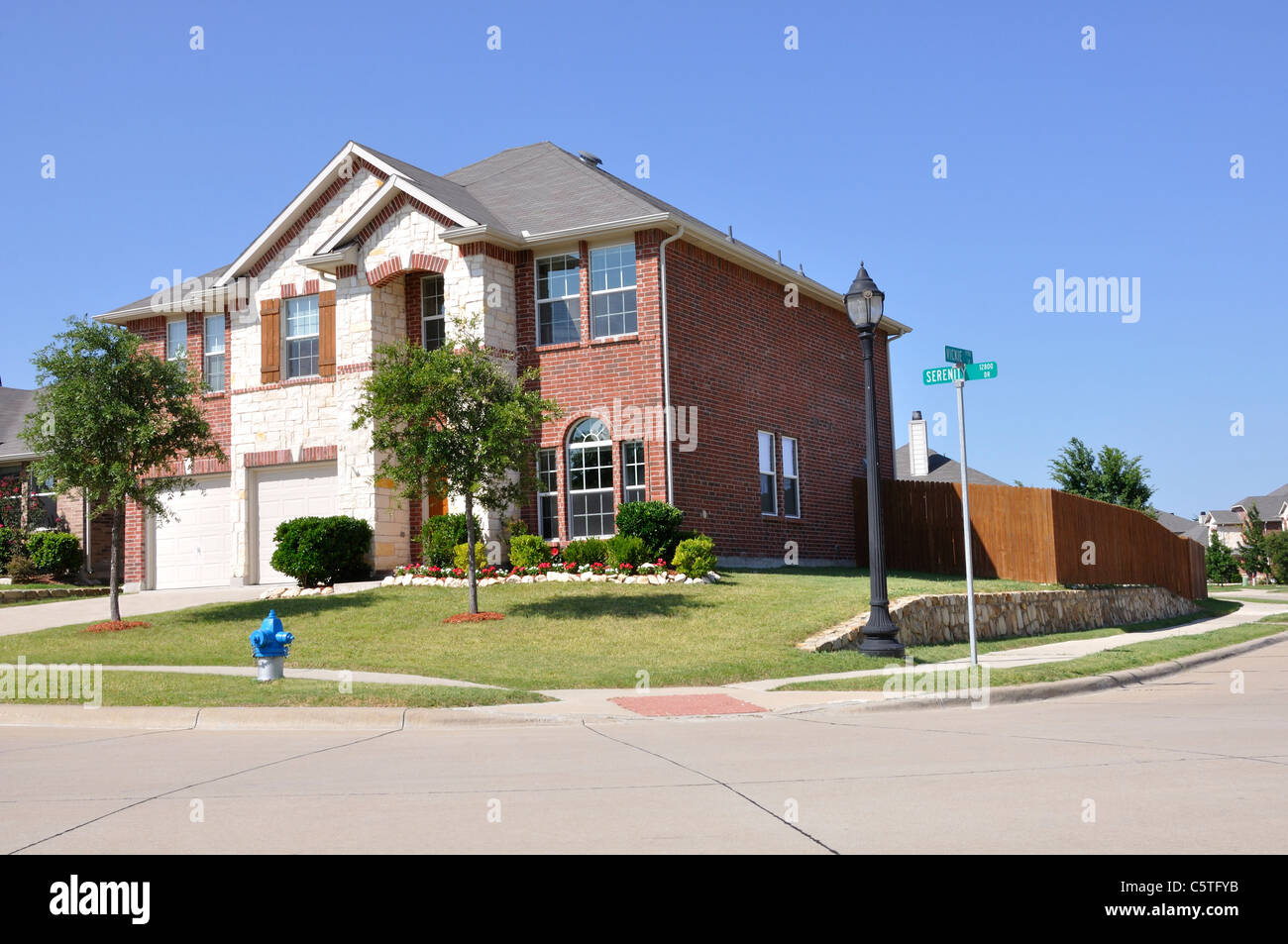 Typical american house brick hi-res stock photography and images - Alamy