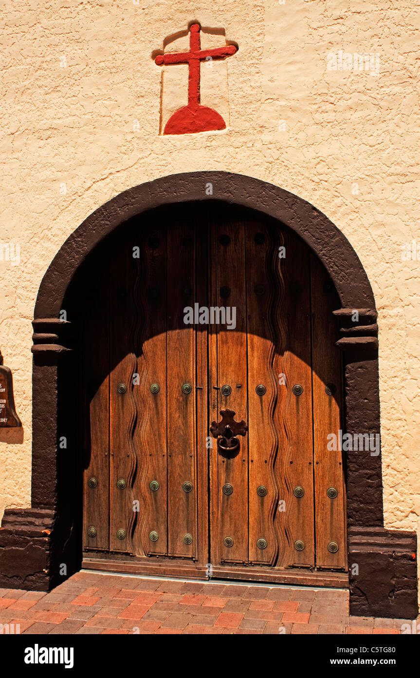 Double entrance doors hi-res stock photography and images - Alamy