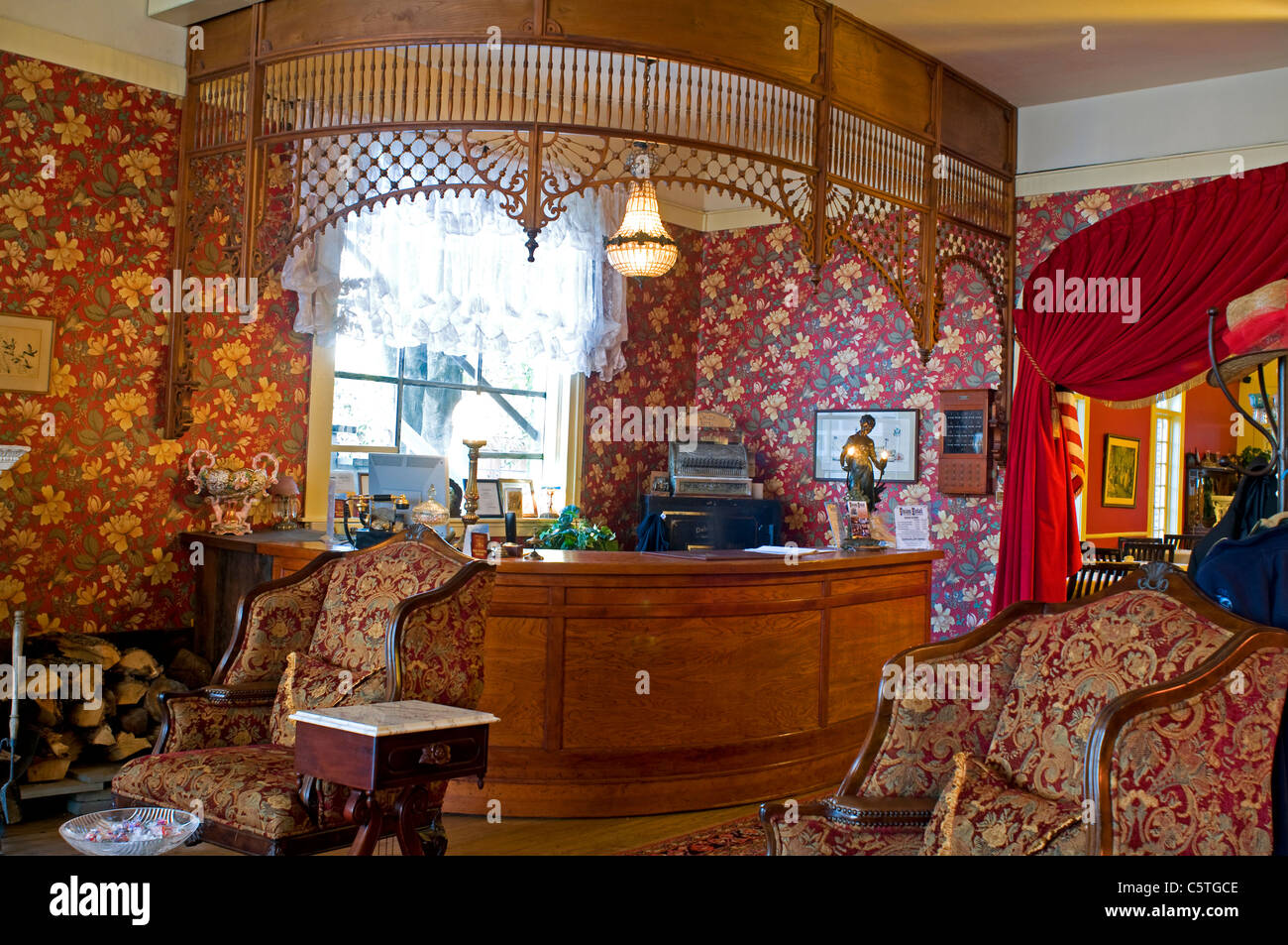 Victorian era room hi-res stock photography and images - Alamy