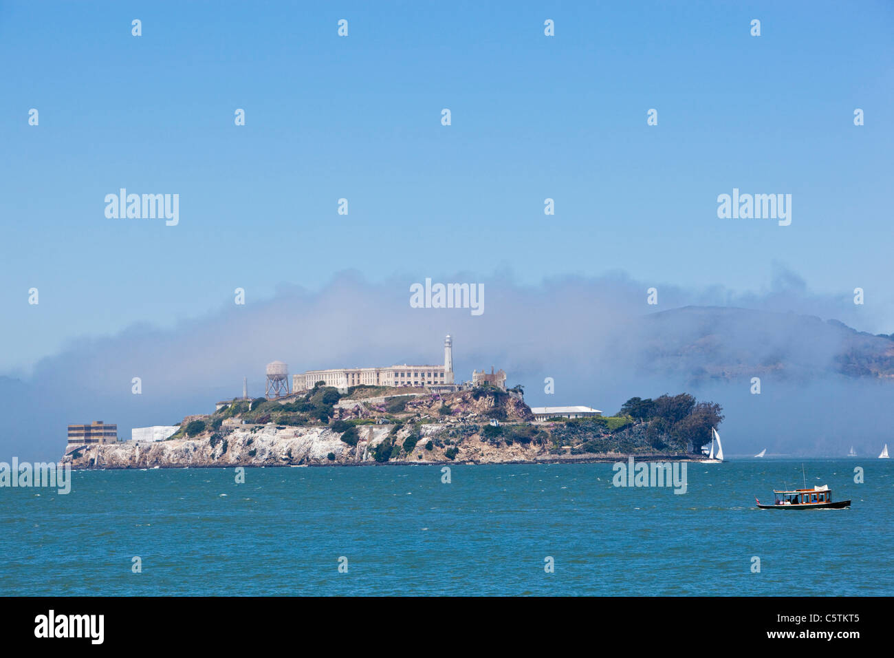 Alcatraz island boat hi-res stock photography and images - Alamy