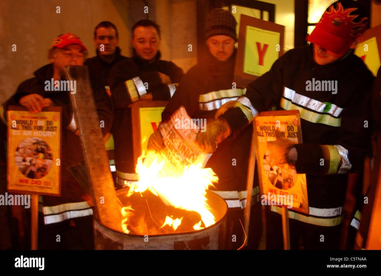 Members of the Fire Brigade Union man the picket line outside the ...
