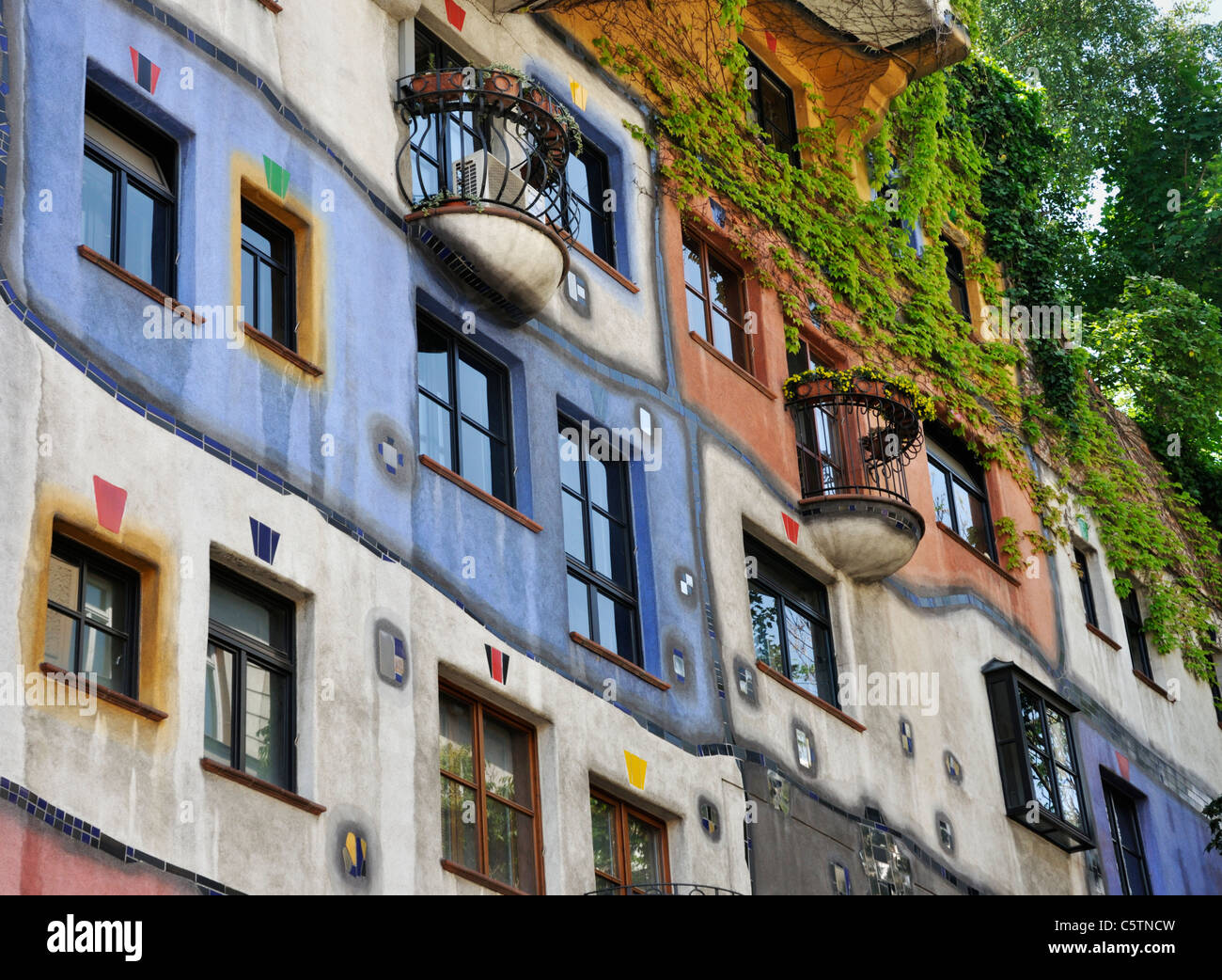 Colorful façade of the Hundertwasser House built 1979-85 Vienna ...