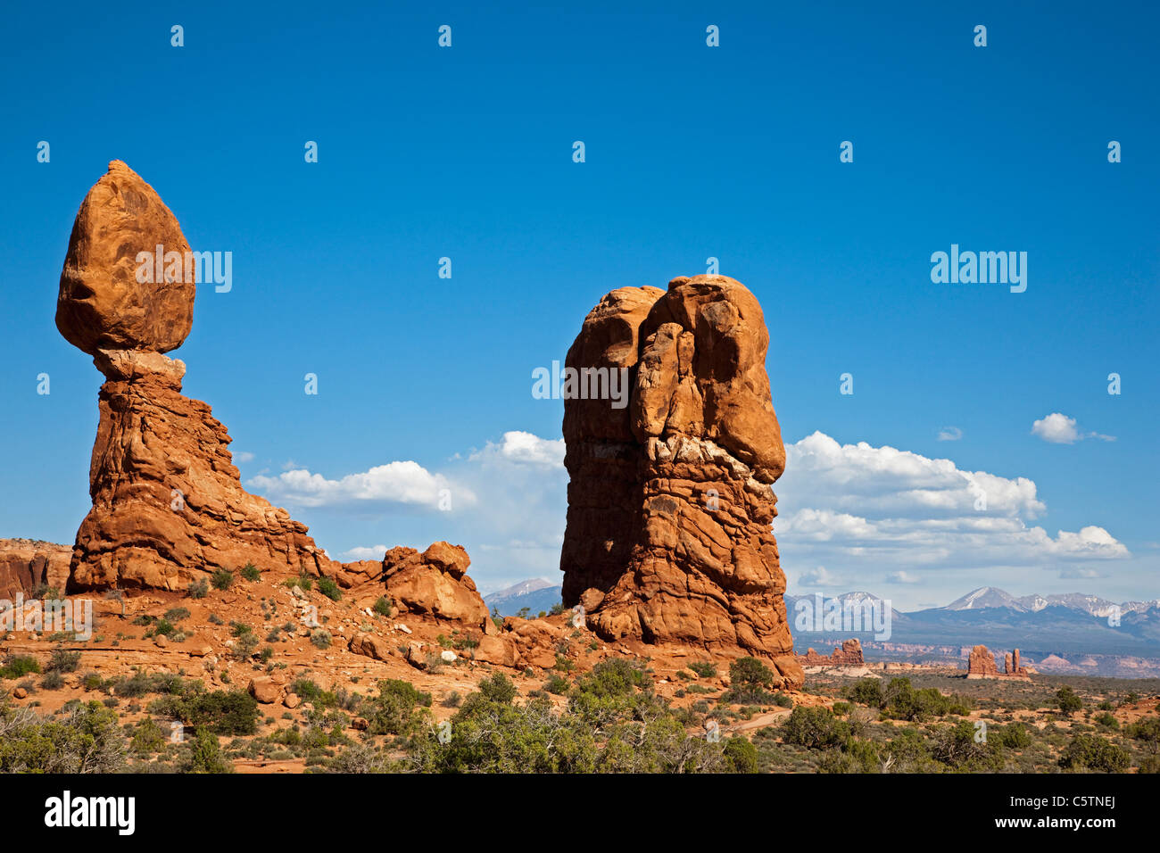 Balanced rock formation hi-res stock photography and images - Alamy