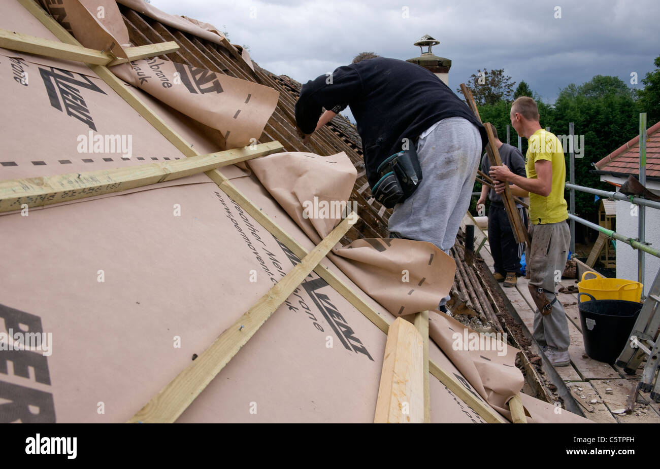 Fixing joists hi-res stock photography and images - Alamy