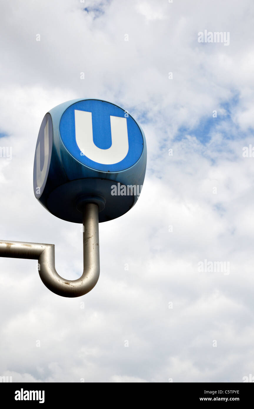 Vienna metro hi-res stock photography and images - Alamy