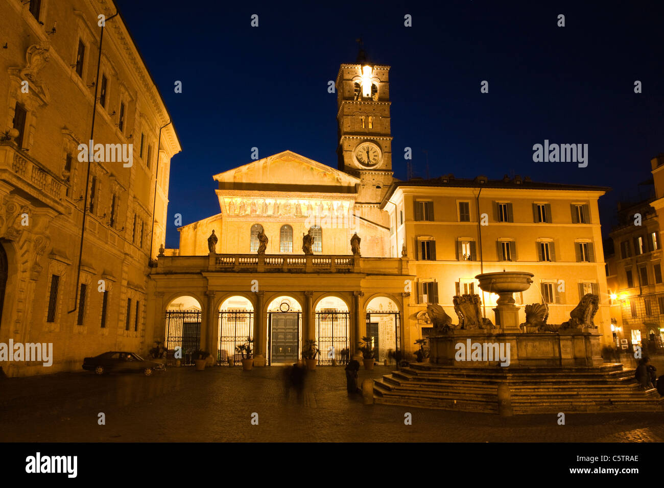Trastevere at night hi-res stock photography and images - Alamy