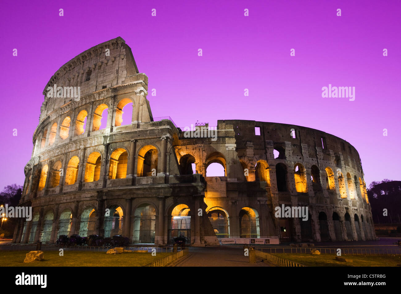 Rome colosseum at night hi-res stock photography and images - Alamy