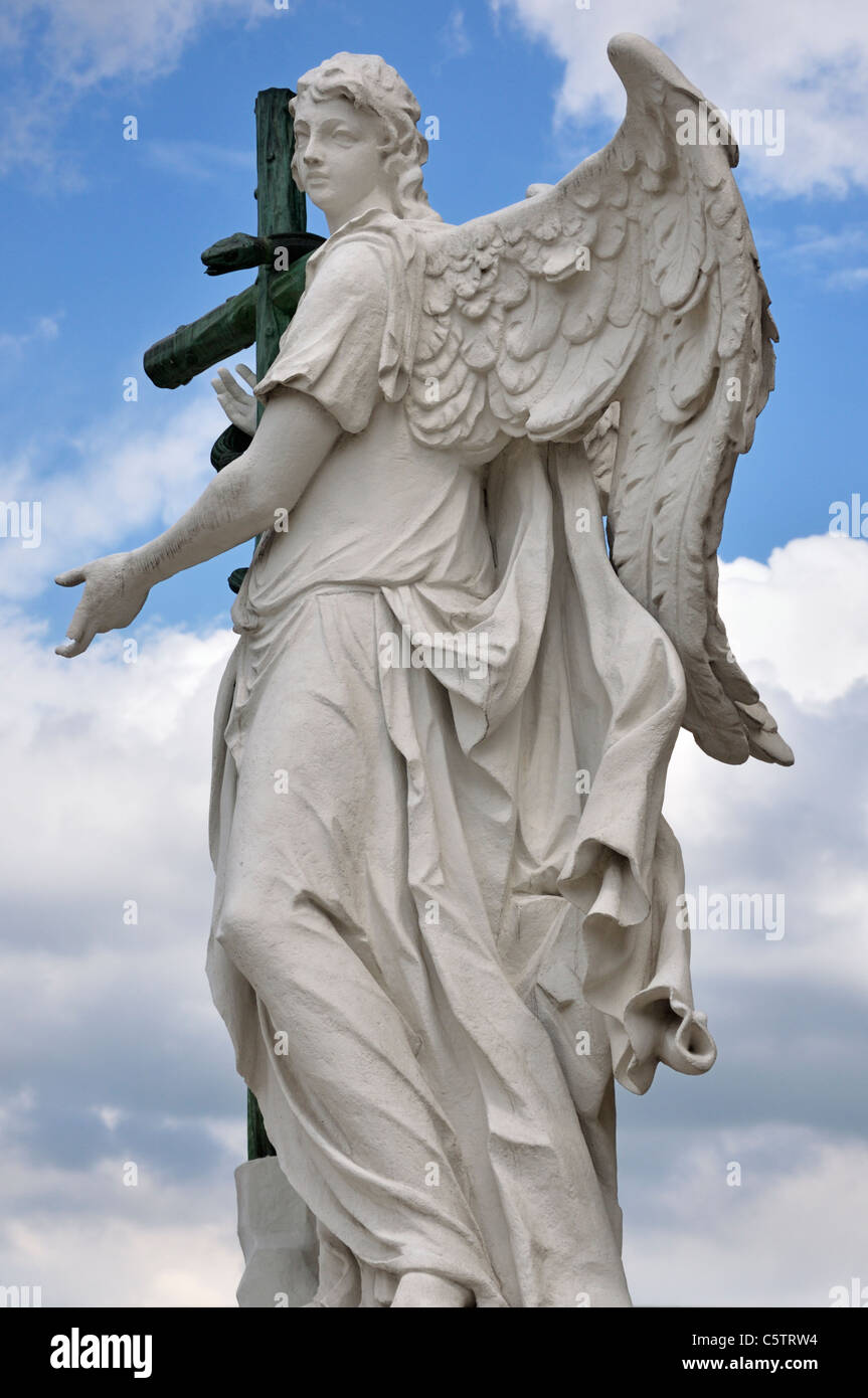 Vienna statue angel architecture hi-res stock photography and images ...