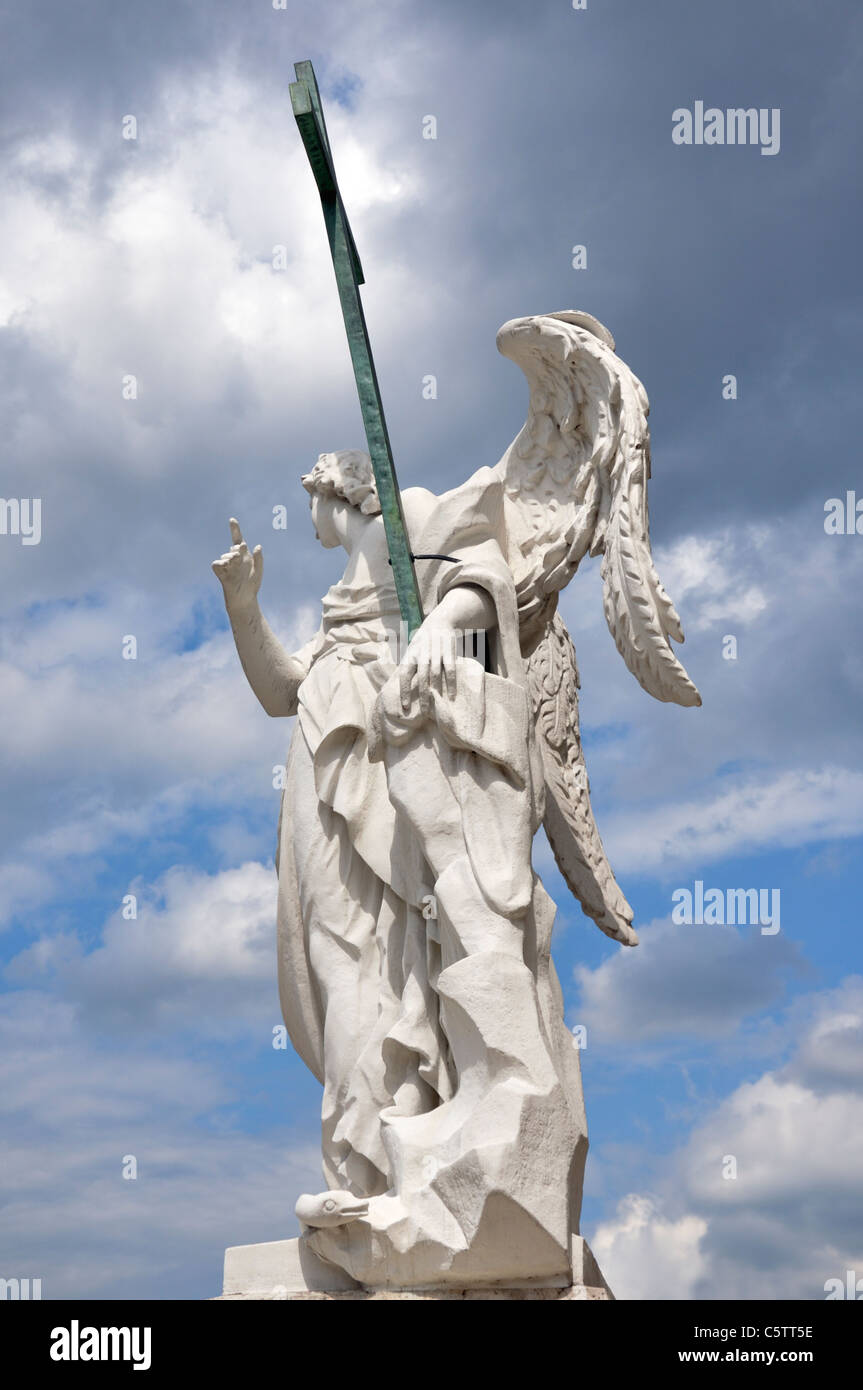 Vienna statue angel architecture hi-res stock photography and images ...
