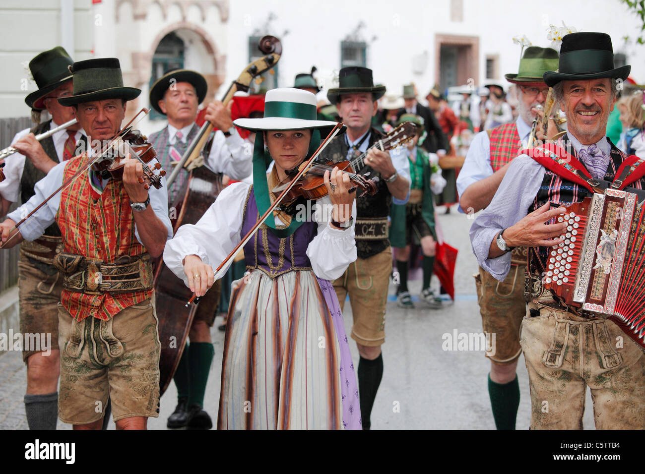 Austria, Styria, Salzkammergut, Ausseer Land, People celebrating ...