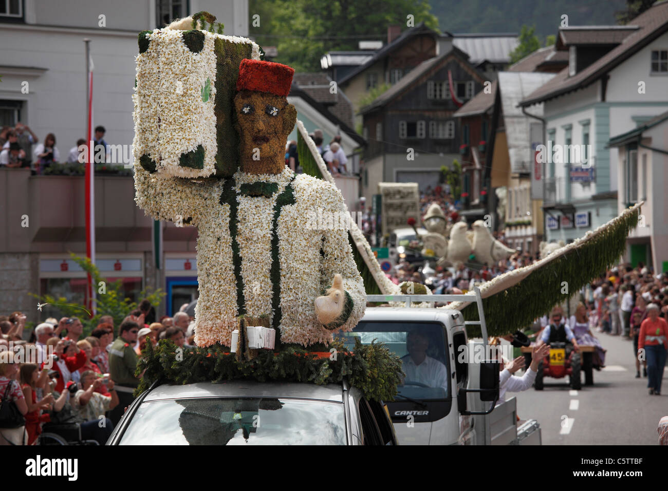 Austria, Styria, Salzkammergut, Ausseer Land, People celebrating ...