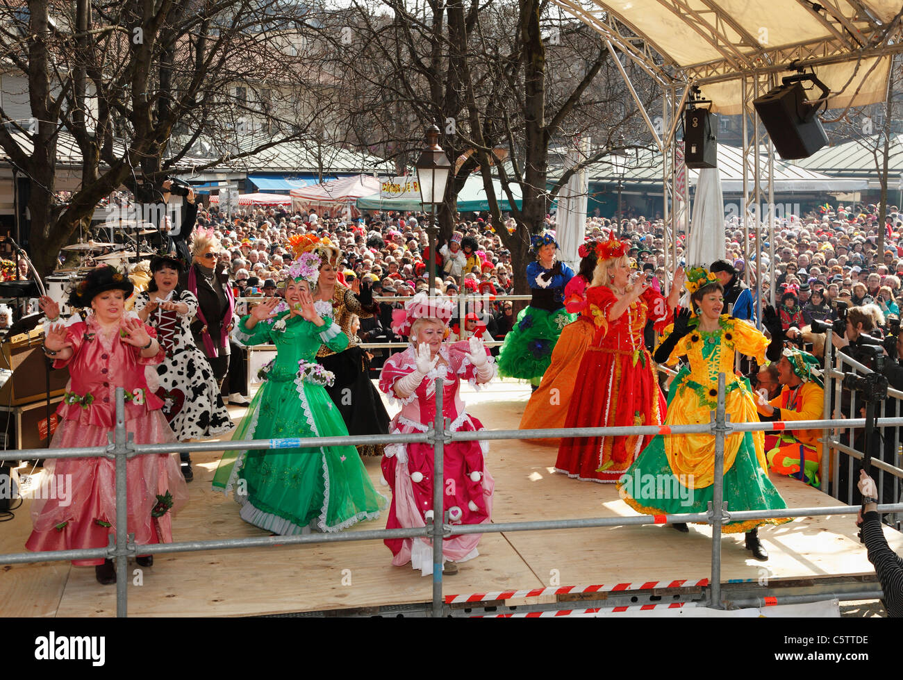 Bavaria traditional dance hi-res stock photography and images - Alamy