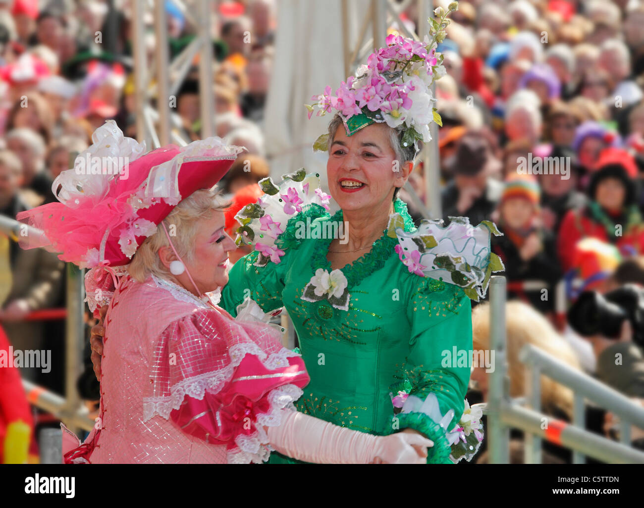 Germany traditional dance hi-res stock photography and images - Alamy