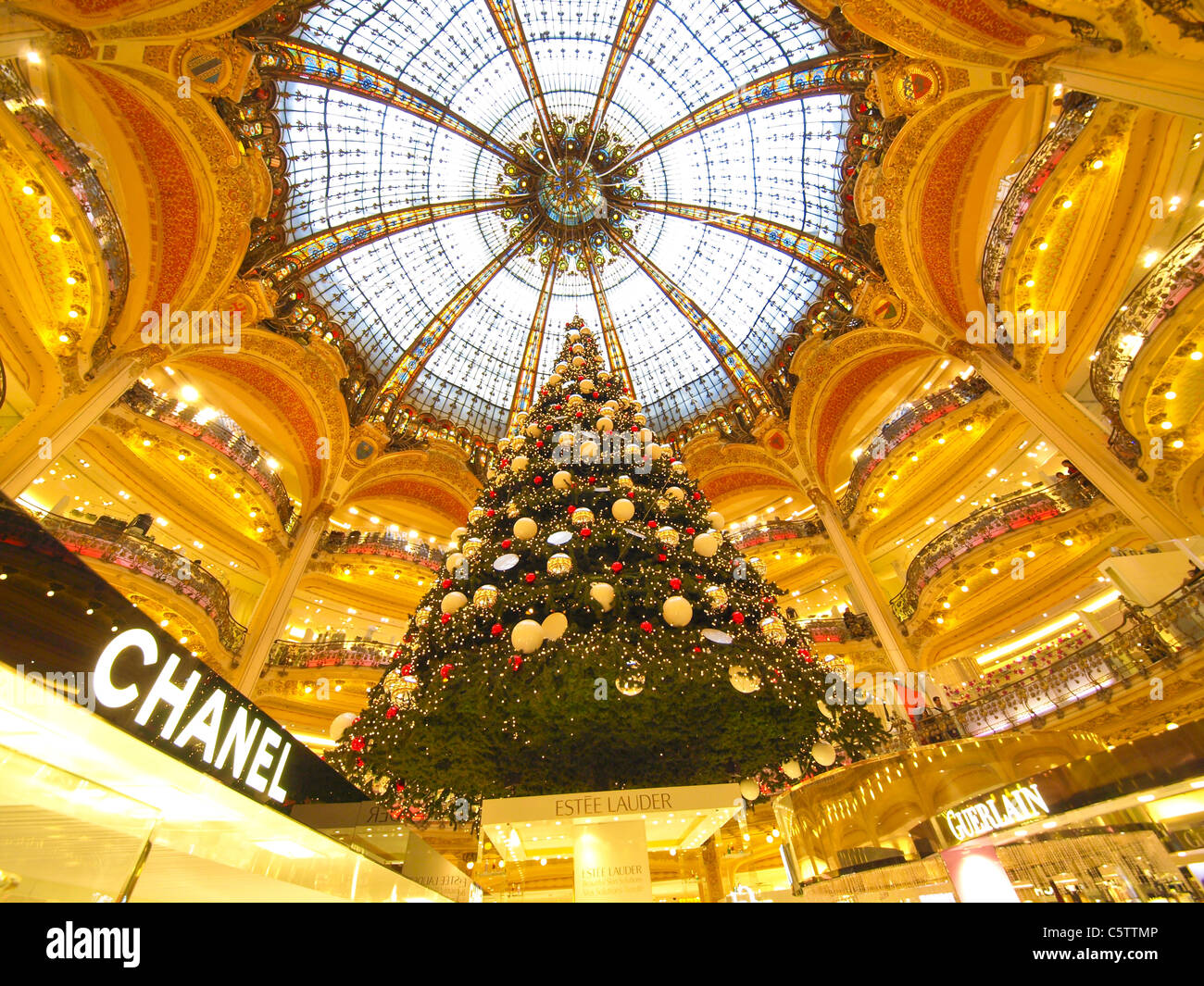 Paris, shopping mall Galeries Lafayette, France Stock Photo - Alamy