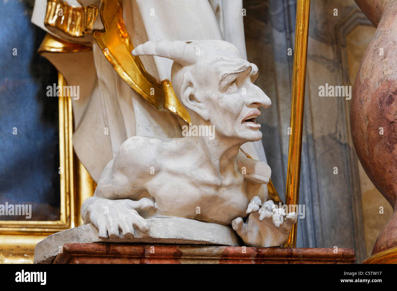 The devil statue hi-res stock photography and images - Alamy